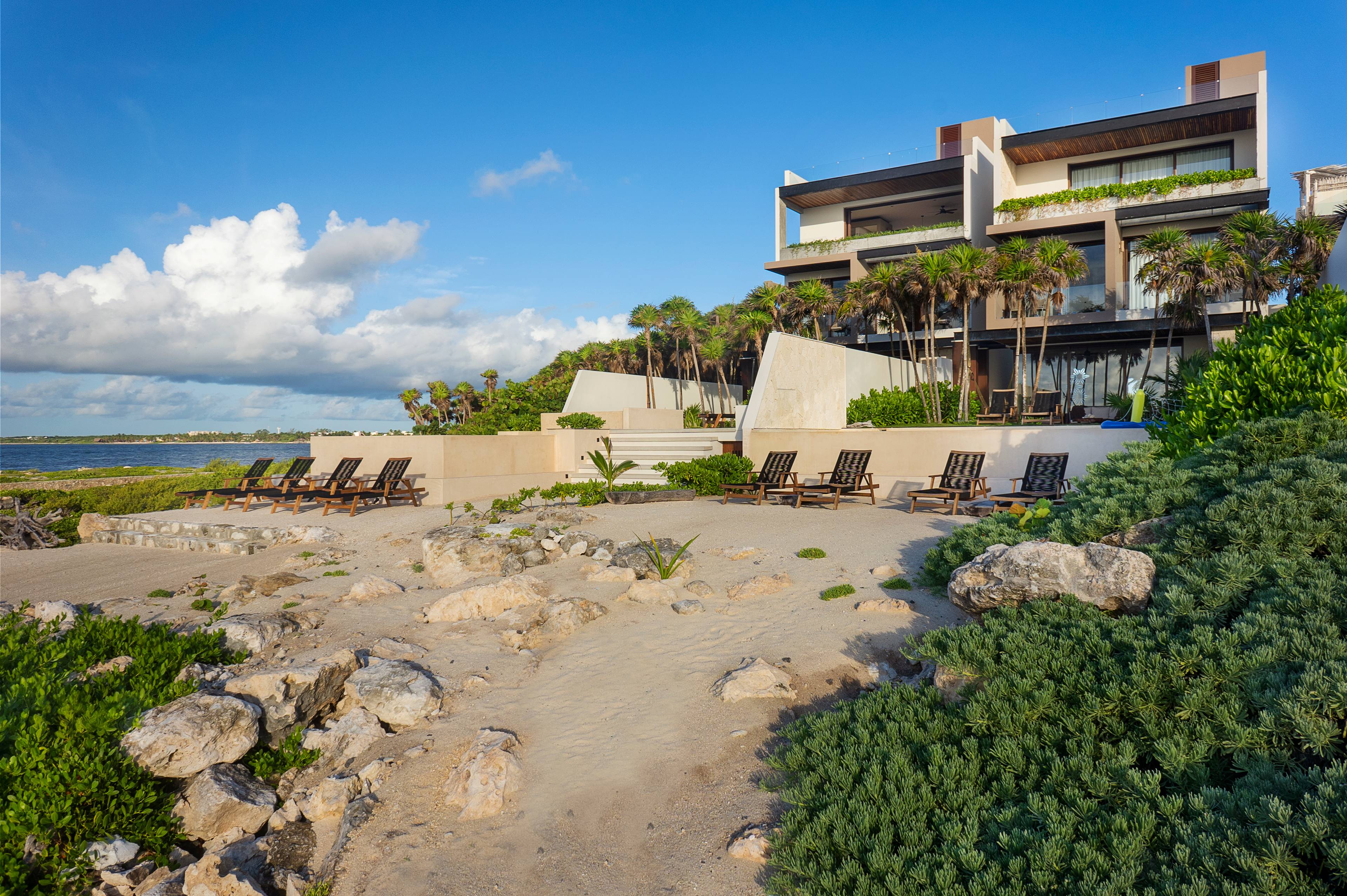 Neighborhood Guides : | Nest Seekers