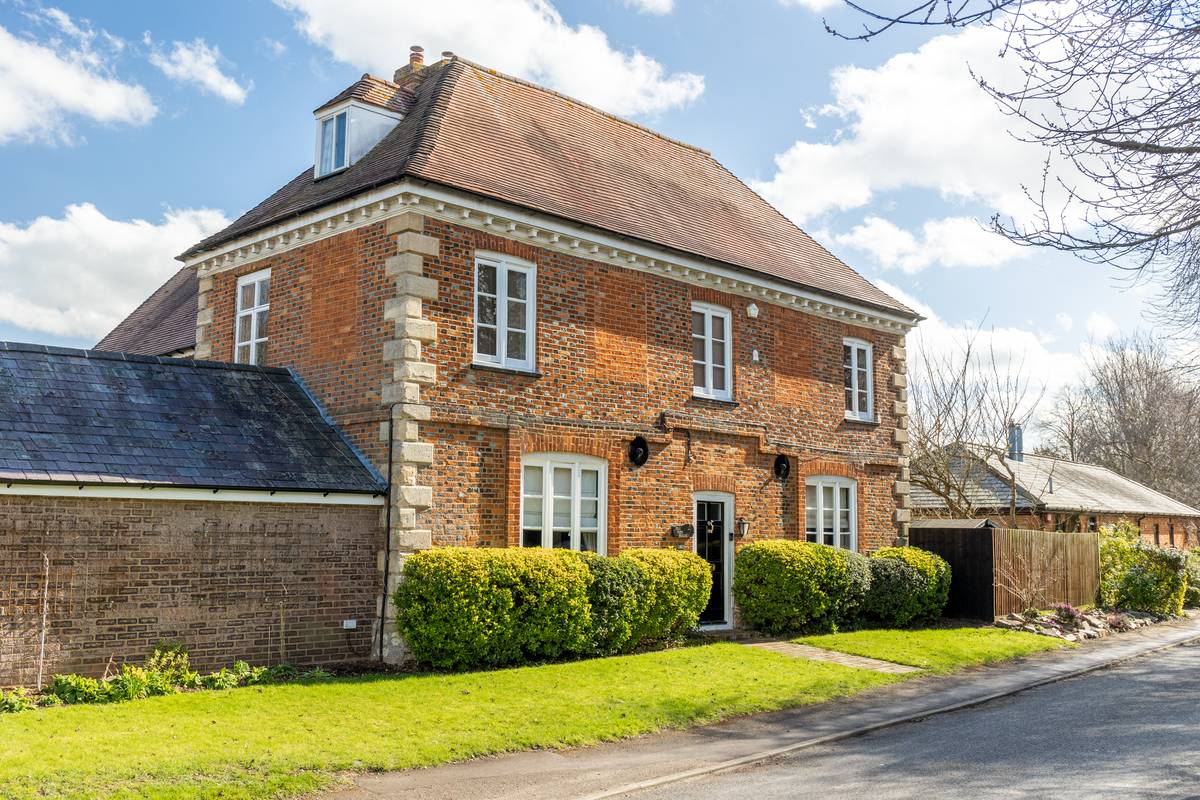 Newport Rd, Woolstone, Woolstone, Milton Keynes, MK15 0AA | Nest ...