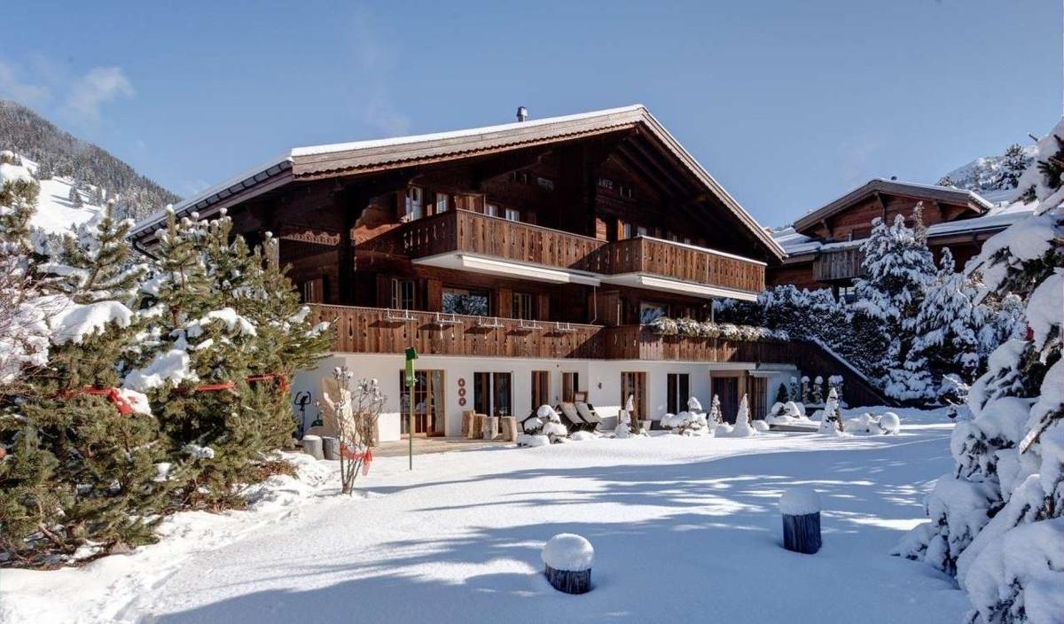 Chalet For Sale in Gstaad, Saanen, Obersimmental-Saanen, 3780 | Nest ...